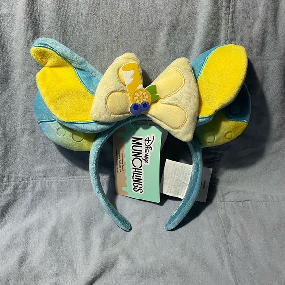 Disney | Accessories | New Disney Parks Munchlings Stitch Blueberry ...